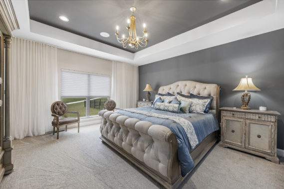 Custom Bedding St. Louis | sunshinedrapery.com